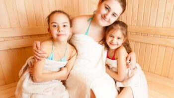 Kinder Sauna ab wann » Der optimale Zeitpunkt für den ersten Besuch - Sauna Portal